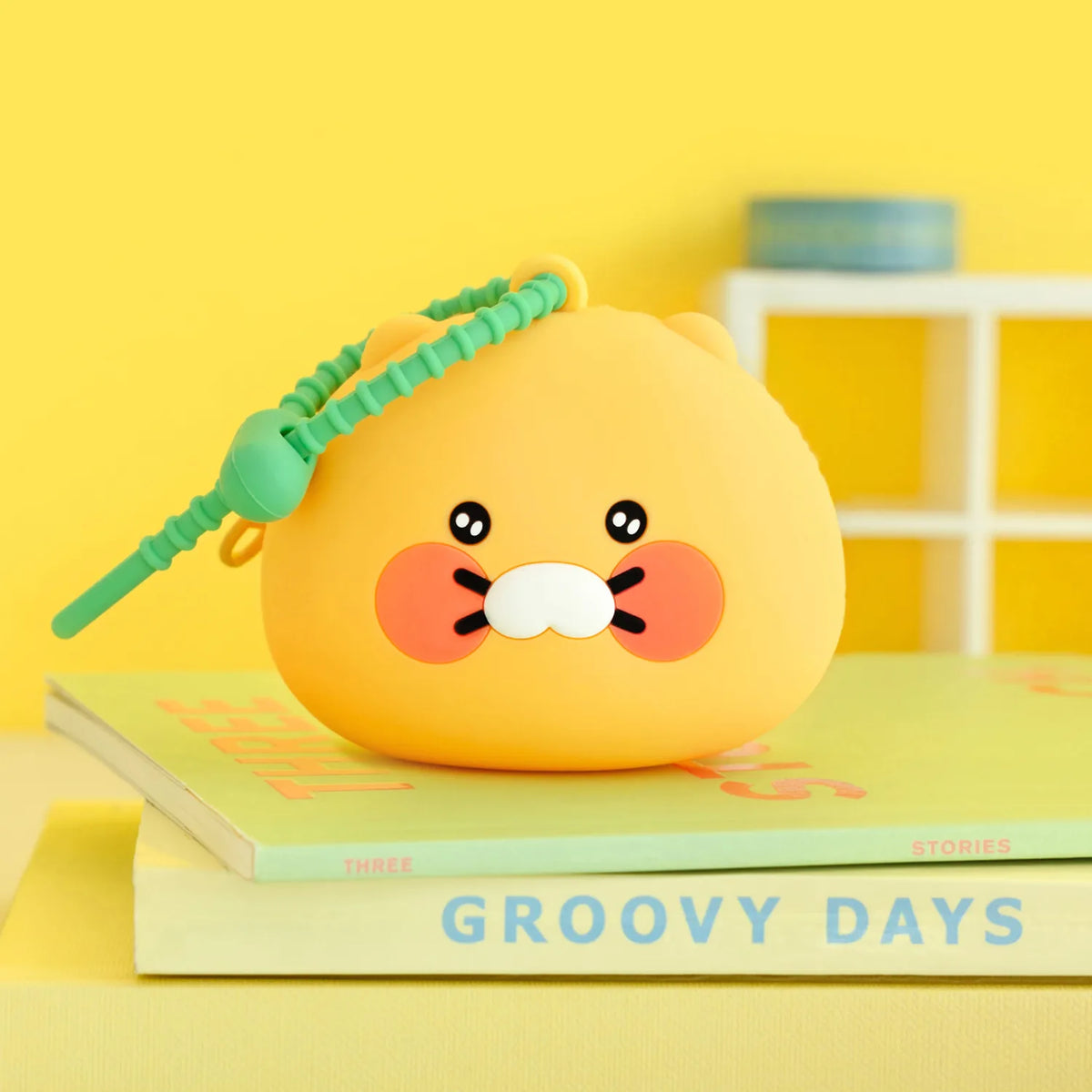 [KAKAO FRIENDS] choonsik shape mini pouch – HISWAN
